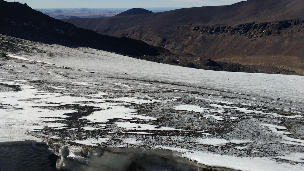 Primer relevamiento del glaciar Zeballos en la meseta Lago Buenos Aires